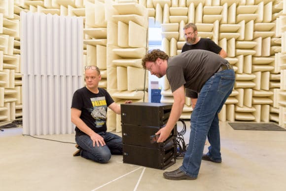 Test: Selfpowered Compact Line-Array Meyer Sound LINA | Production Partner