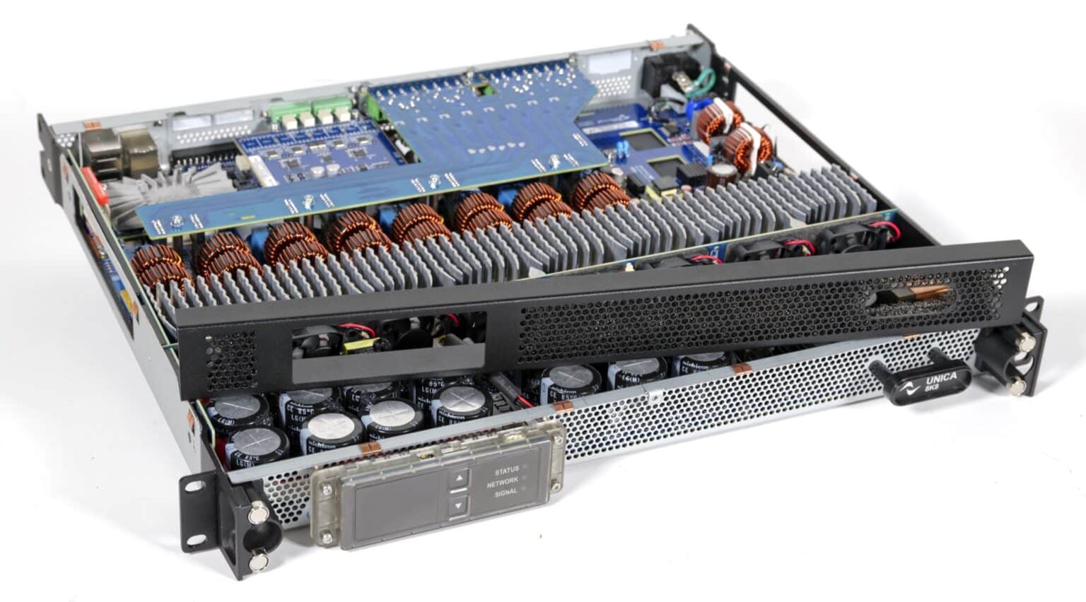 Powersoft Unica 8K8 mit 8-kanaliger-Endstufe im Test | Production Partner